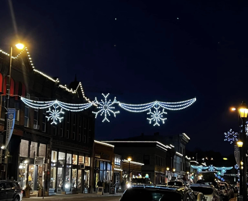 Pole Banners and Outdoor Decorations Gallery - MainStreet Designs Inc.