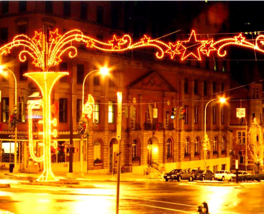 Street Decorations | Light Pole & Street Decor | MainStreet Designs